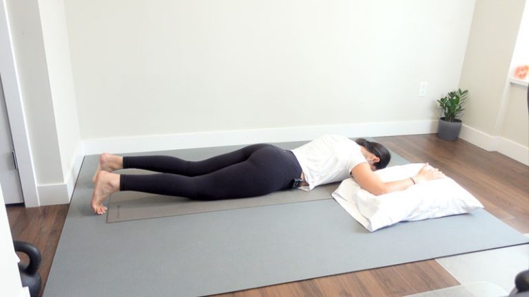 11 Bed Stretches For Lower Back Pain & Hip Tightness Relief - Coach Sofia Fitness