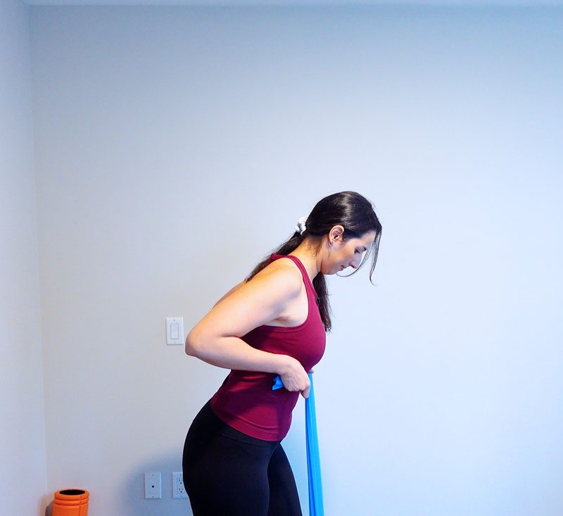 7-Minute Resistance Band Exercises to Strengthen Your Back & Relieve ...